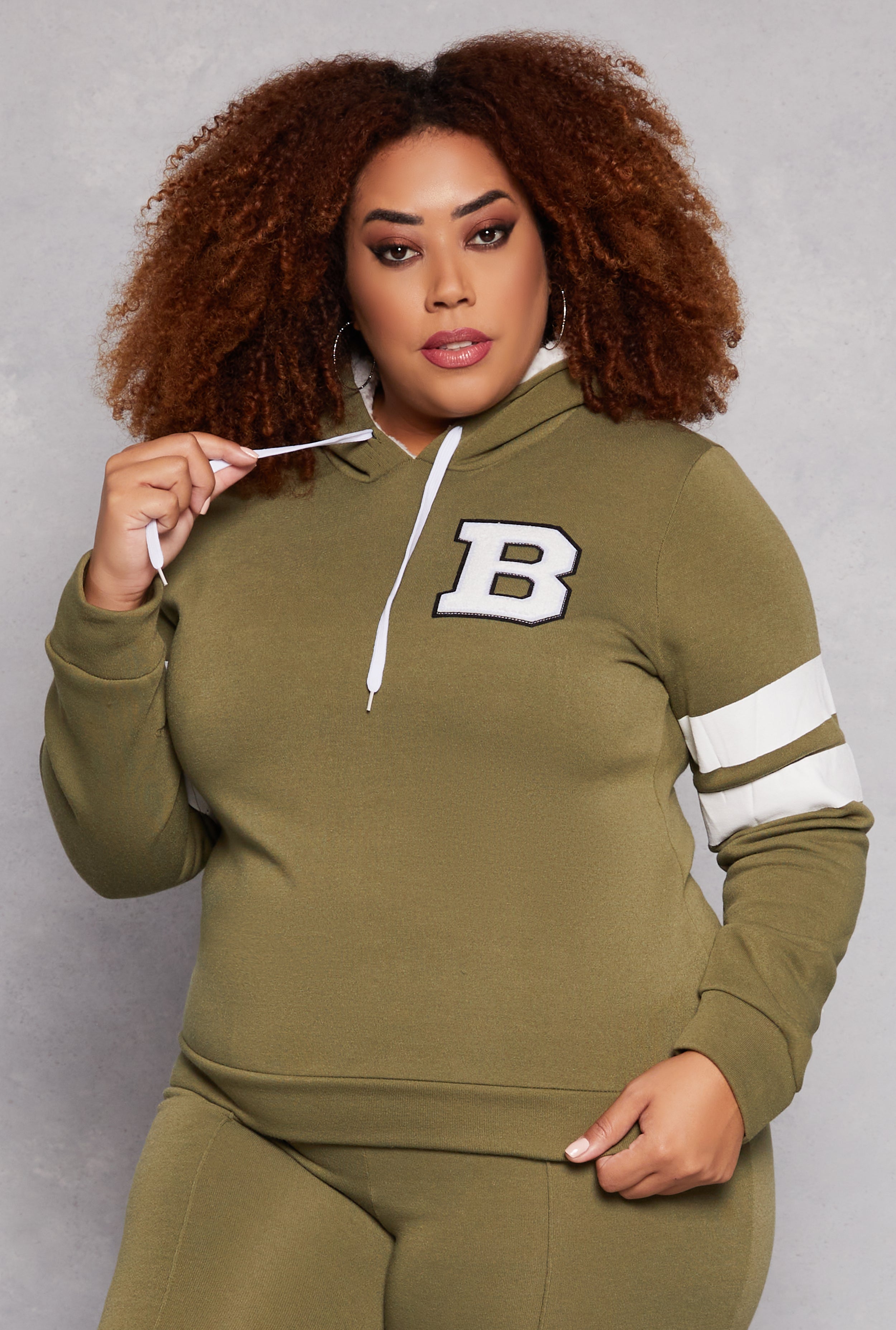 Plus Size B Initial Chenille Patch Pullover Hoodie